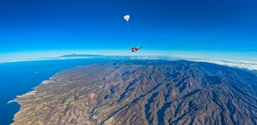 Gran Canaria : Skydiving over Maspalomas Dunes - The Jump: What You Can Expect