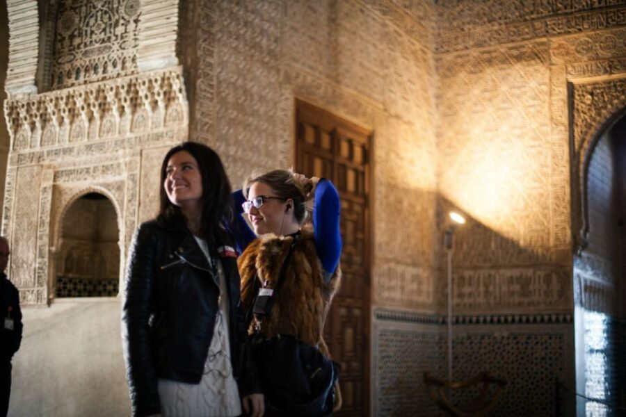 Granada: Alhambra and Nasrid Palaces Private Tour - What to Expect from the Experience