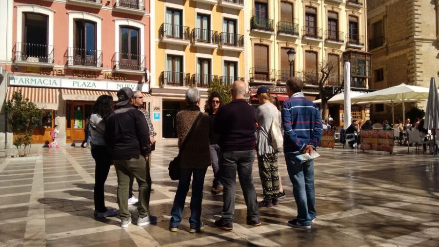 Granada: City center and Albaicin Private Tour - Why This Tour Works