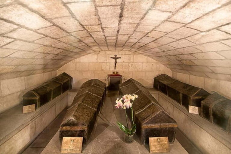 Granada: Royal Chapel of Granada Entry Ticket - Why Visit the Royal Chapel of Granada?