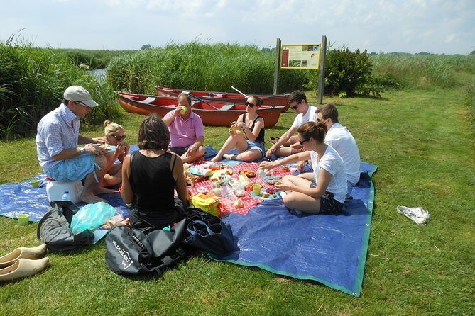 Guided Canoe Adventure with Picnic Lunch in Waterland from Amsterdam - What Travelers Say