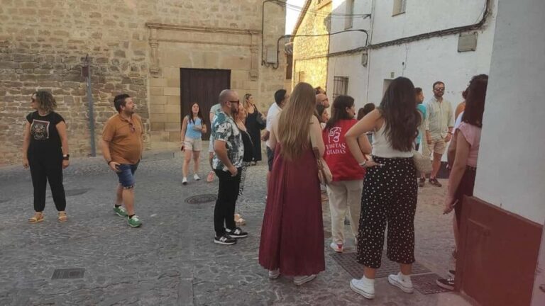 GUIDED TOUR OF BAEZA with tickets to monuments - What Guides and Reviews Say
