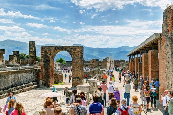 Guided Tour of Pompeii and Herculaneum with Lunch and Ticket - The Food & Wine Experience