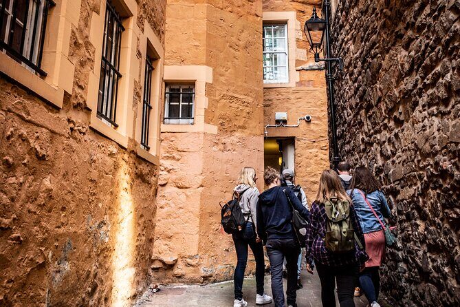 Guided Walking Tour of Edinburgh Historic Old Town - What to Expect