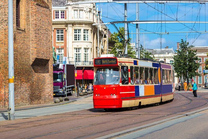 Hague: The Heart of Old Town Exploration Game and Tour - Authentic Experiences and Reviewer Insights