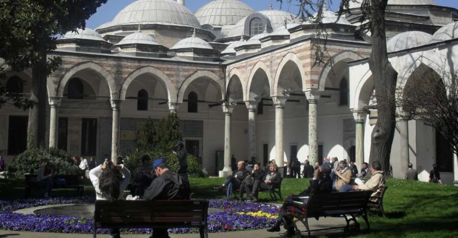 Half-Day Istanbul: Topkapi Palece Tour (Tickets Included) - Who Is This Tour Best For?