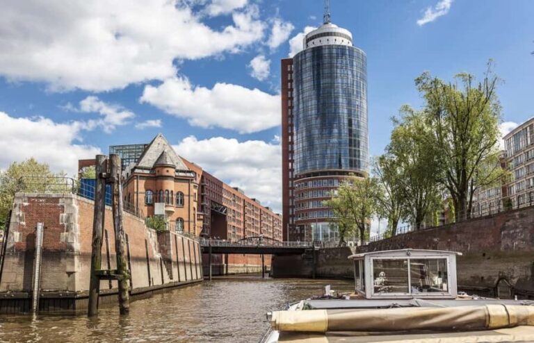 Hamburg: 2-hour harbor tour through the port of Hamburg - FAQ