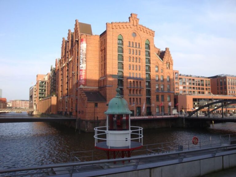 Hamburg Harbor: 3.5-Hour Guided Tour by Bike - An In-Depth Look at the Tour