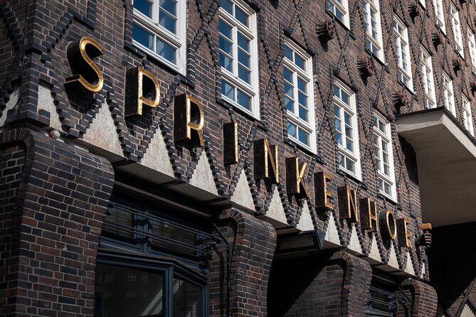 Hamburg: Speicherstadt, Elbphilharmonie Plaza & Boat Cruise - Coffee Break at the Kaffeeburg