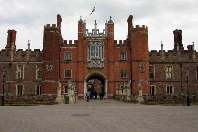 Hampton court palace private tour from London - In-Depth Look at the Itinerary