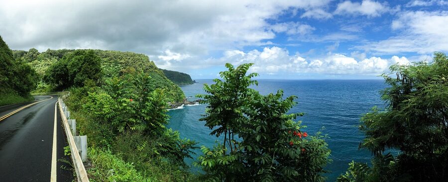 The Road to Hana tropical highway in Hawaii