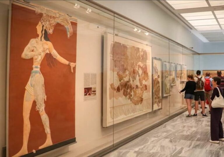 Heraklion: Archaeological Museum Ticket with City Audio Tour - The Sum Up