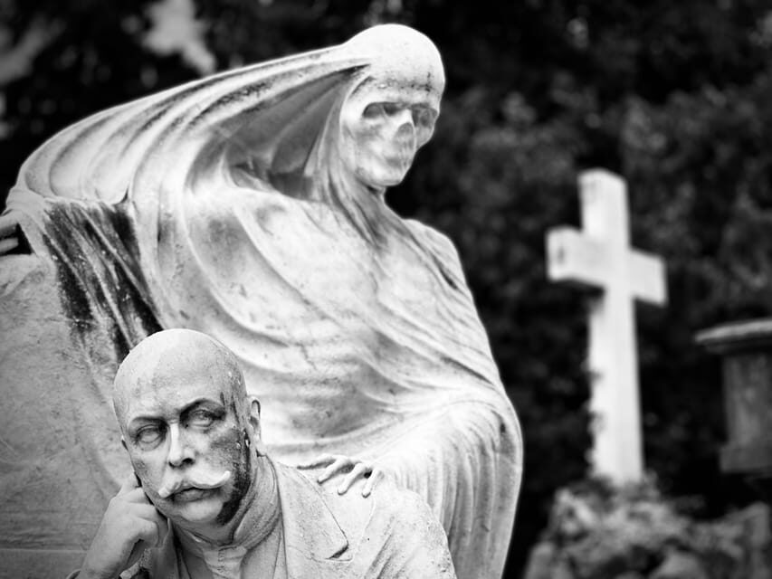 Hidden Barcelona: Montjuïc Cemetery Walking Tour - Discovering the Unique Charm of Montjuïc Cemetery