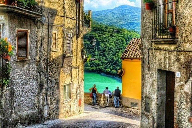 Hike Lake Castle and Good Food! - Why This Tour Stands Out