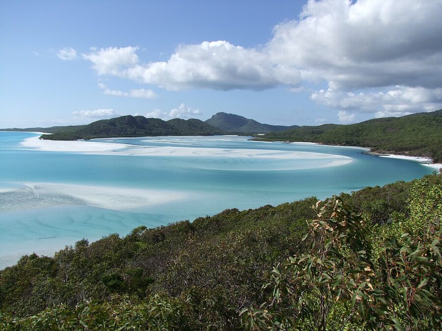 Hill Inlet at the northern end of Whitehaven Beach with swirling sand patterns
