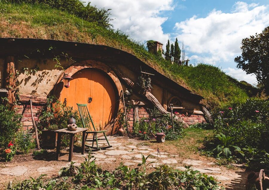 Cozy Hobbiton hobbit house in New Zealand countryside
