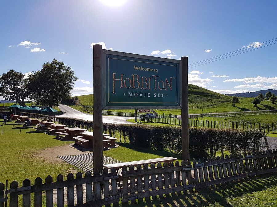 Hobbiton Movie Set entrance sign at the visitor centre