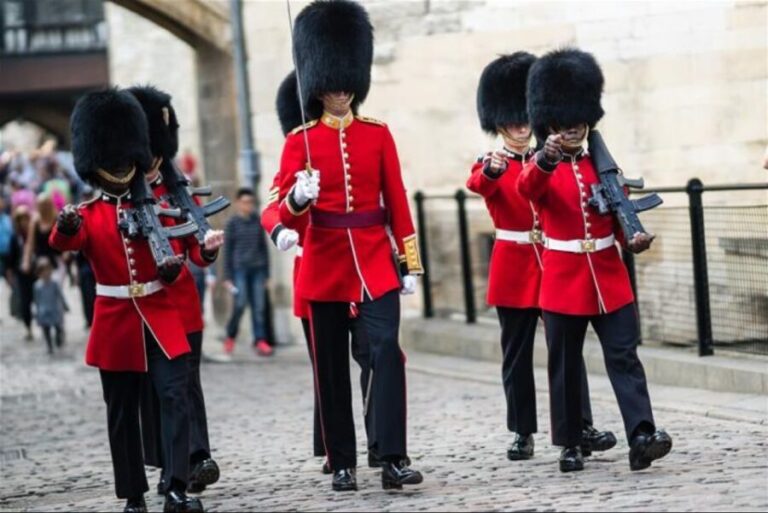 Hop on Hop off London Bus Tour & Tower of London - The Route and Stops: What You’ll See