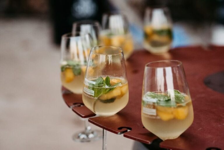 Hot tub and Relaxation - Who Is This Experience For?