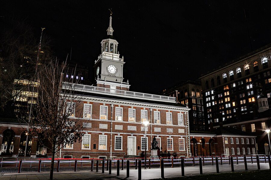 Independence Hall in Philadelphia illuminated at night