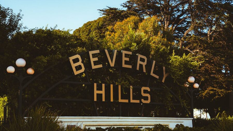 Beverly Hills sign surrounded by greenery in Beverly Gardens Park