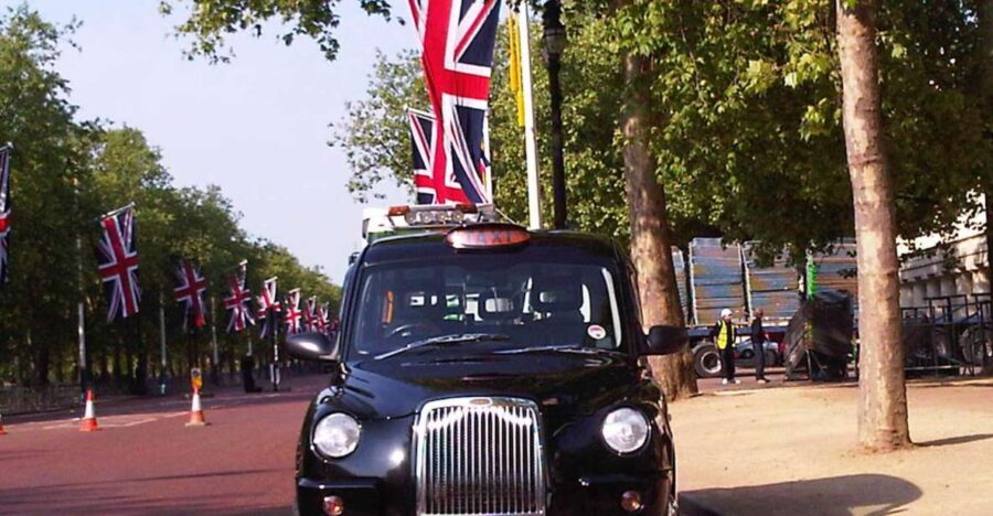 Iconic London: Bard, Beatles, Bond & Baker Street - What Makes This Tour Stand Out?