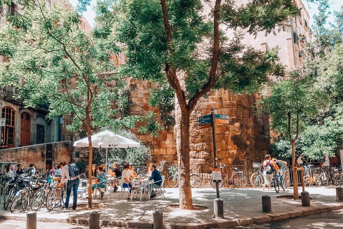 Introduction to Barcelona's Old Town Gothic Quarter Walking Tour - Iconic Art: El Cap de Barcelona