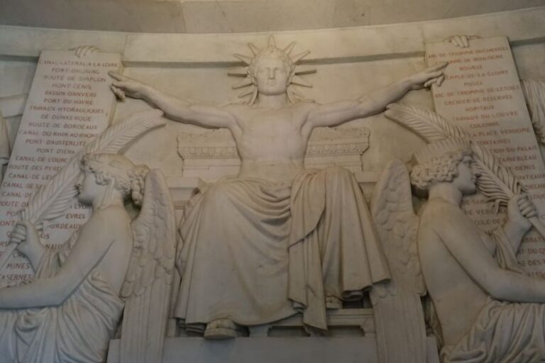 Invalides Museum - WWI & WWII - Guided Tour up to 8 guests - The Art and Artifacts of Les Invalides