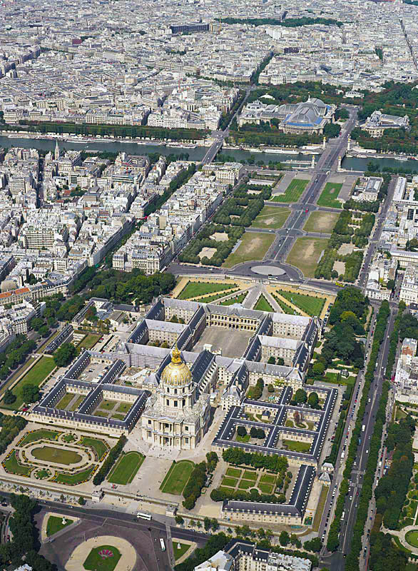 Aerial view of Les Invalides showing the layout of the complex