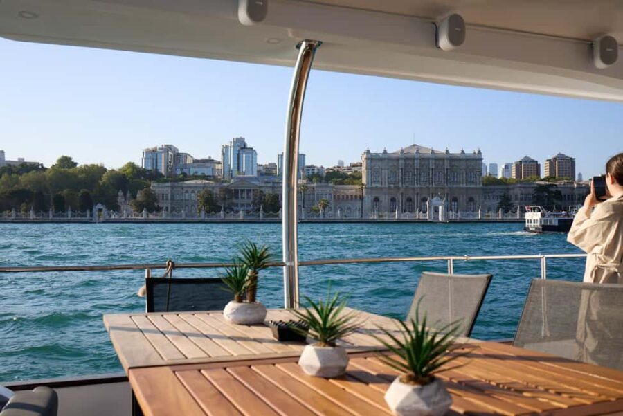 Istanbul: Bosphorus Cruise by Luxury Yacht - Key Points