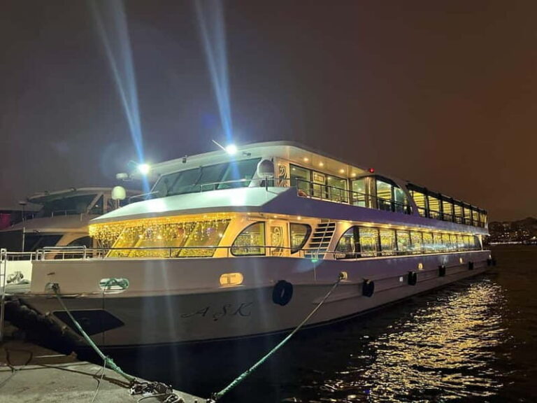 Istanbul: Bosphorus Cruise Dinner, Show & Alcoholic Drinks - The Dining Experience