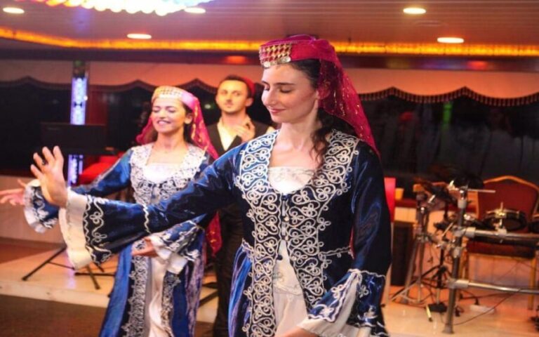 Istanbul: Bosphorus Dinner Cruise with Entertainment - The Itinerary in Detail