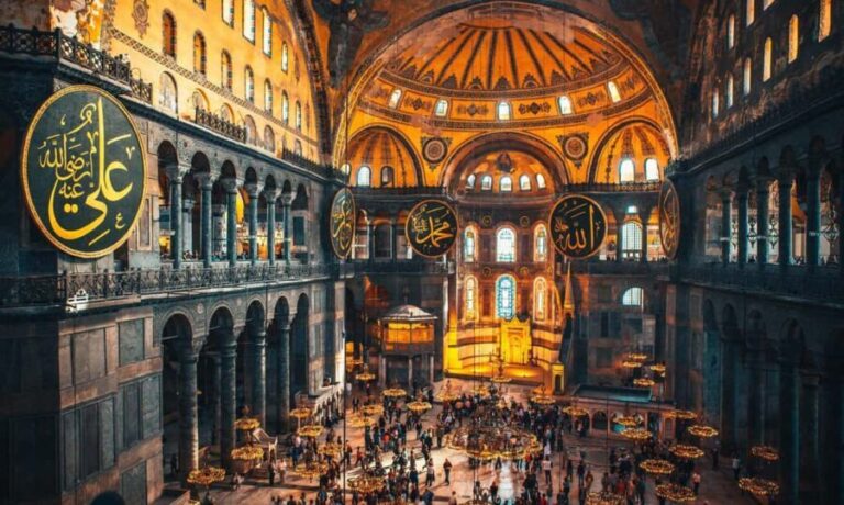 Istanbul: Private Sightseeing Tour in Multiple Languages - Who Is This Tour Best For?