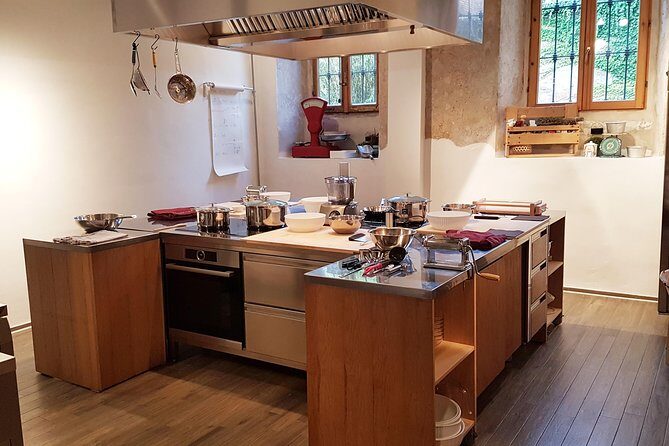 Italian Cocktail + Art of Making Pasta Cooking Class In Unique Milan Location - Who Would Love This Experience?