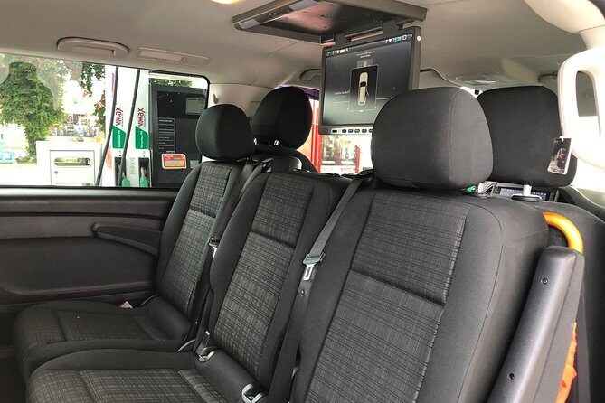 Izmir Adnan Menderes Airport (ADB) Transfer to OR from Kusadasi - Who Is This Service Best For?