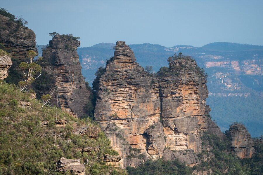 Katoomba forest rocks Blue Mountains Three Sisters