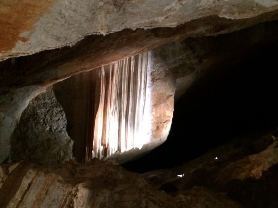 Jenolan river walk through the karst valley