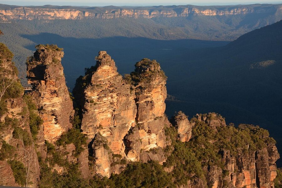 Three Sisters Blue Mountains rock outlook