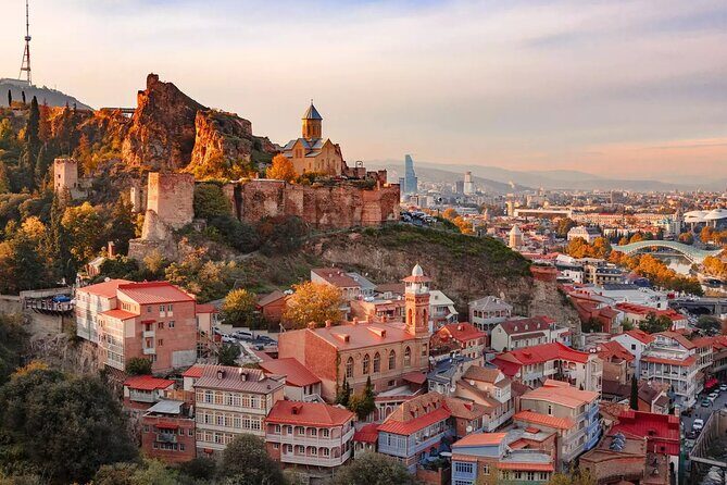 Join in group tour-transfer from Yerevan to Tbilisi or vice versa - The Scenic Stops: From Lake Sevan to Lake Parz