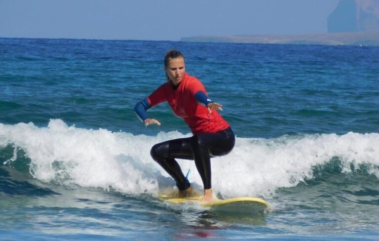 Kalufa Surf school in Caleta de Famara, Lanzarote - The Water Time: Practical Surfing