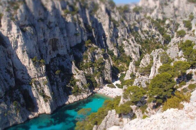 Kayak guided tour with a Local, Cassis Calanques National park - The Experience from Reviewers’ Perspectives