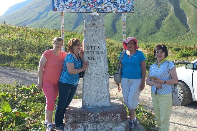 Kazbegi Day Tour with Guide - Why Travelers Love This Experience