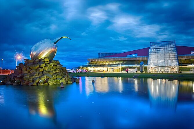 Keflavik Airport Transfer to /or From Reykjavik, Iceland - Who Should Book This Transfer?