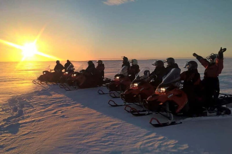 Kemi-Tornio: Sunrise snowmobile safari - Guides and Personal Touches