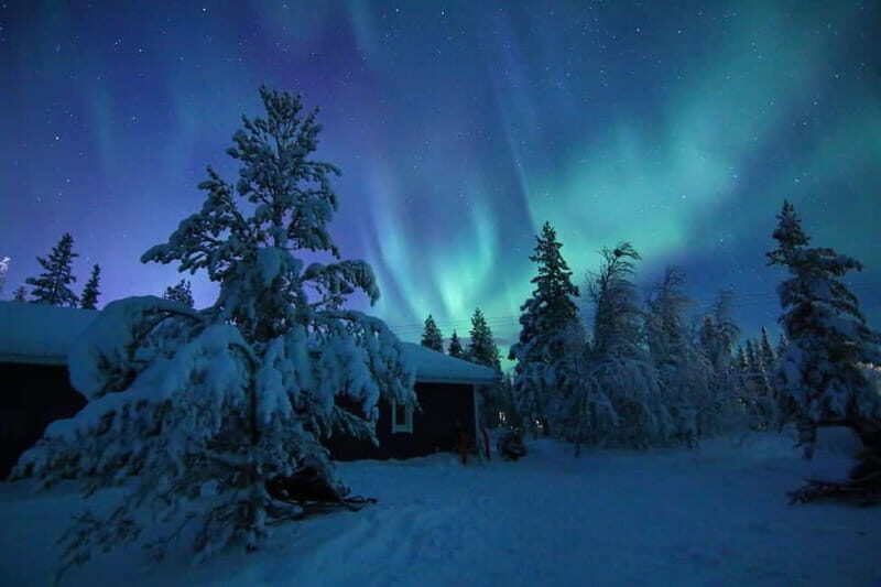 Kiruna: Snowshoe Trek with Aurora Hunt and Warm Beverage - Equipment and Comfort