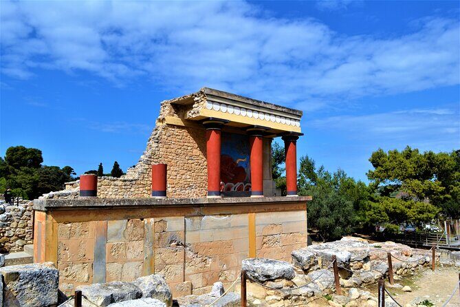 Knossos & Archaeological Museum Shared Guided Tour from Chania - The First Stop: Knossos Archaeological Site