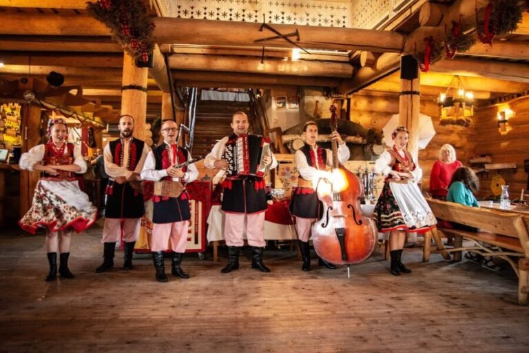 Krakow: Full Traditional Polish Dinner & Folk Show - The Dining Experience