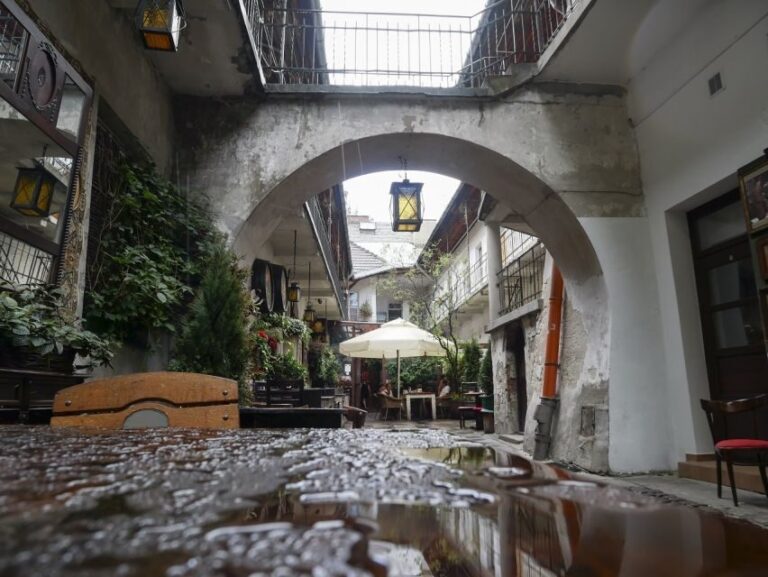 Krakow: Jewish Quarter and Schindler's Factory Guided Tour - The Experience from a Traveler’s Perspective