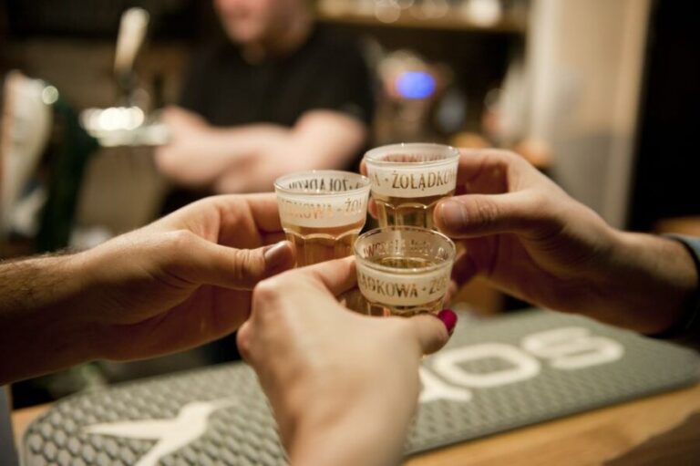 Krakow: Old Town & Jewish Quarter Food Tour with 10 Tastings - In-Depth Look at the Itinerary