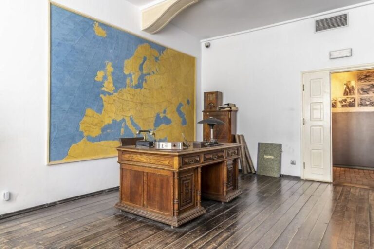 Krakow: Oskar Schindler's Enamel Factory Museum Guided Tour - The Value of the Experience